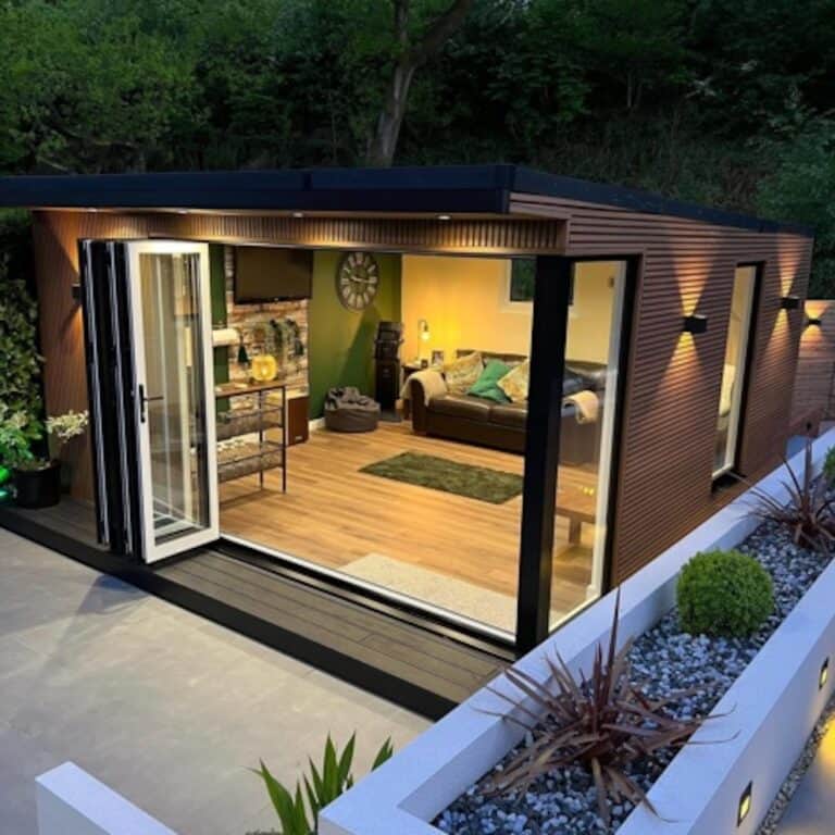 BROWN CEDAR SHADOW GAP CLADDING - Hardy Landscaping