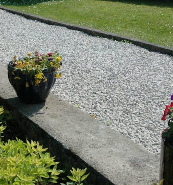 White Limestone Gravel 20mm - Hardy Landscaping